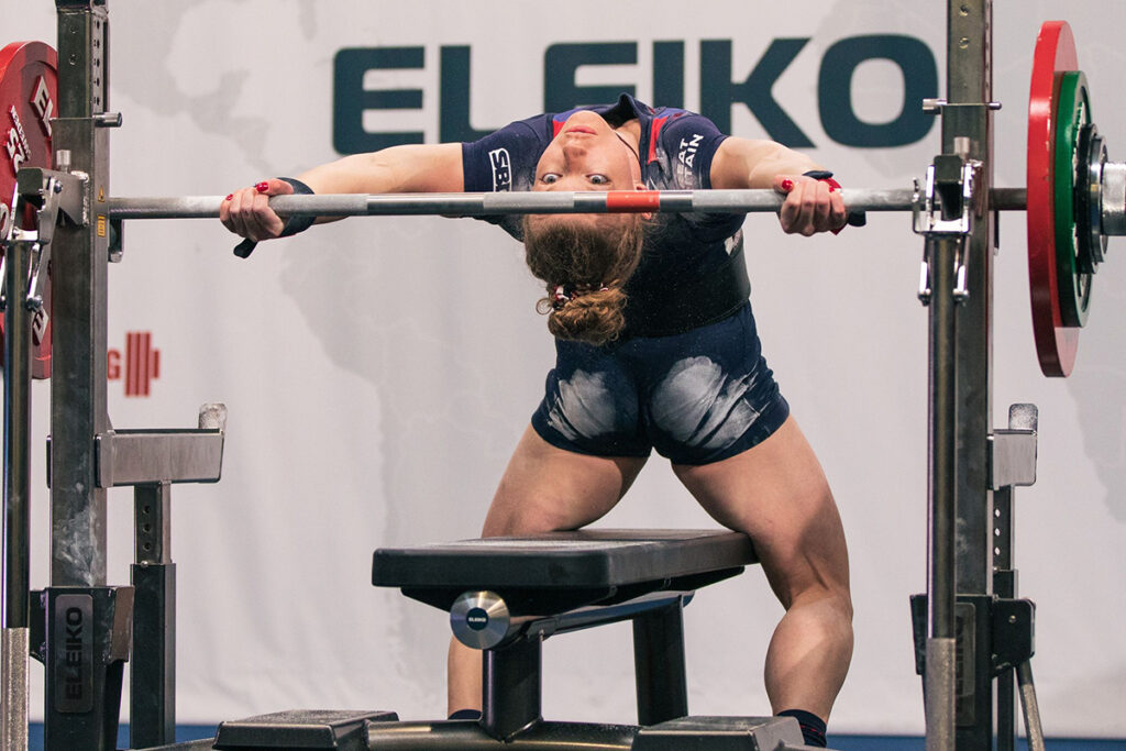 Bobbie Butters' Powerlifting Workout | Mirafit