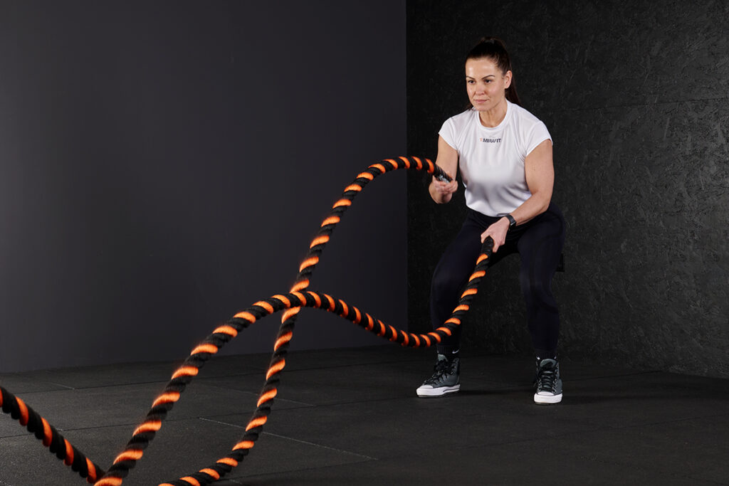 The Beginner's Guide to Battle Ropes | Mirafit