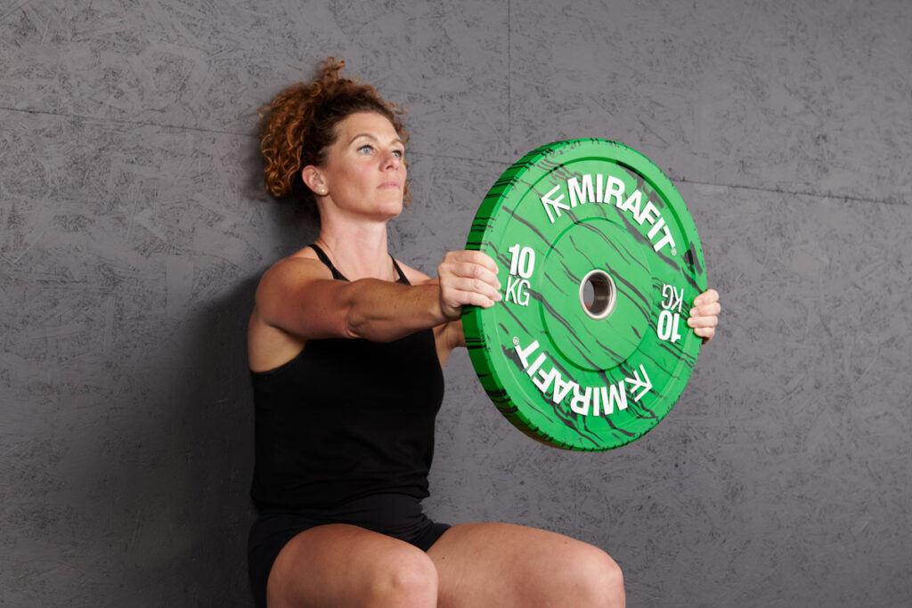 12 Amazing Wall Sit Variations | Mirafit