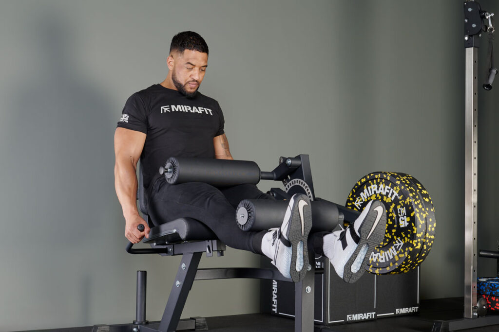 Gym Machines vs Free Weights | Mirafit